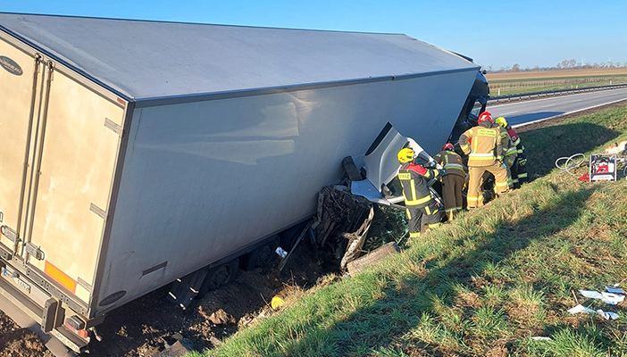 Tragiczny wypadek na autostradzie A4. Trzy osoby zginęły na miejscu, Autostrada A4 - Echo Średzkie
